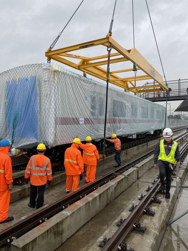 SMC installs first batch of train sets for MRT-7 - BusinessWorld Online