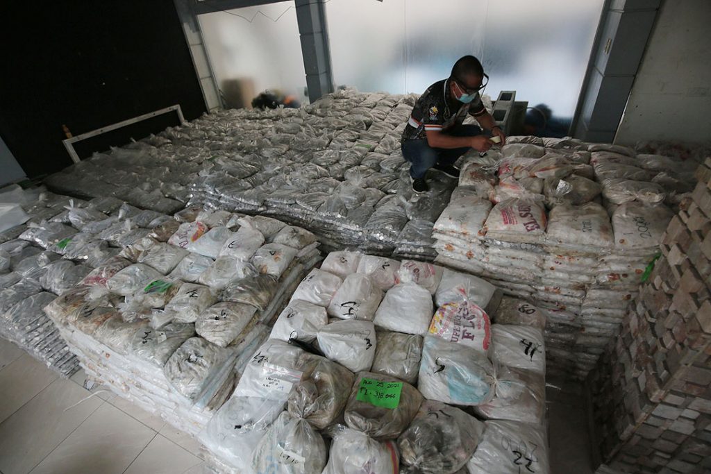 BSP calls for law punishing hoarding after seizure of P50M in 1-peso ...