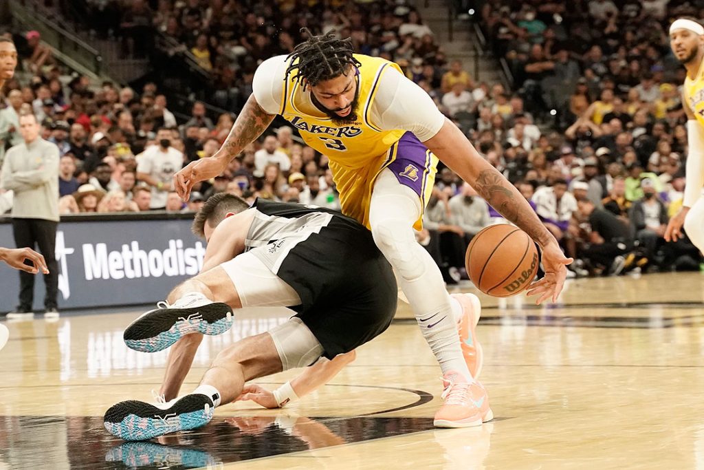 Anthony Davis leads LeBron-less Lakers past Spurs - BusinessWorld Online