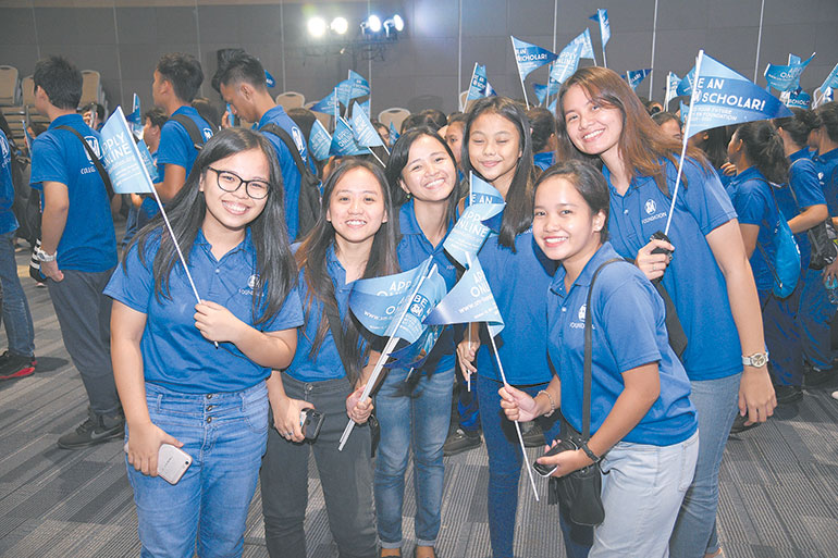 New batch of SM scholars: A step closer to their dreams - BusinessWorld ...