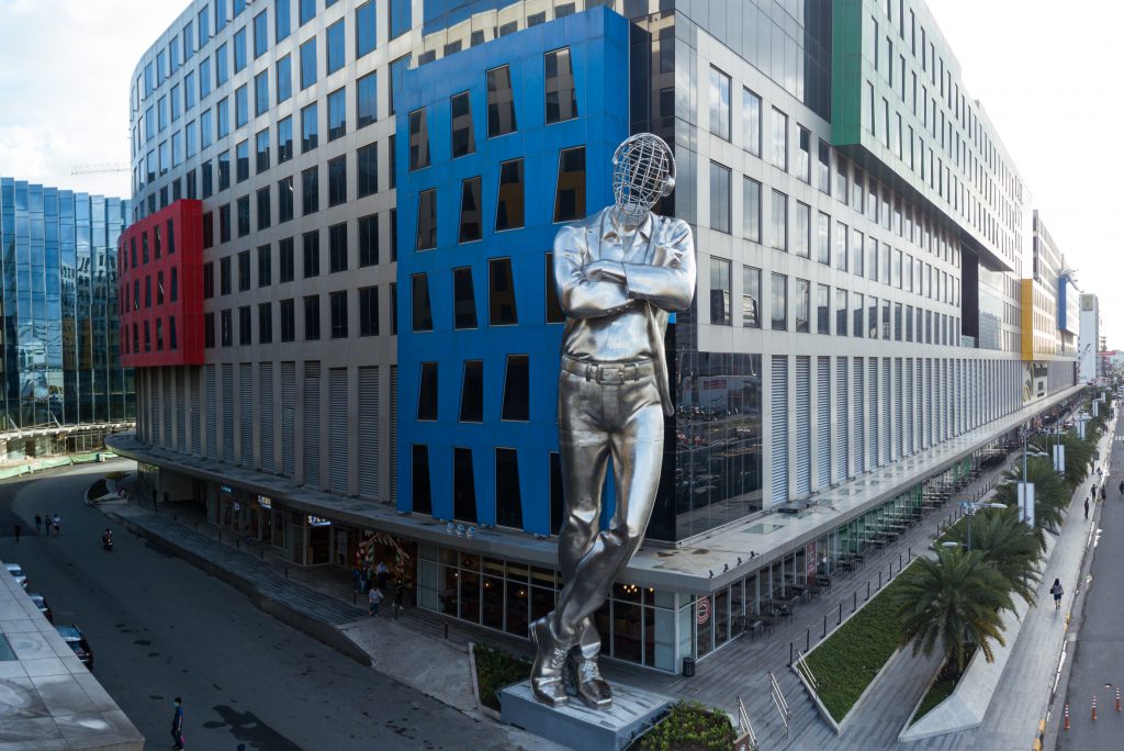 Giant statues unveiled along EDSA - BusinessWorld Online
