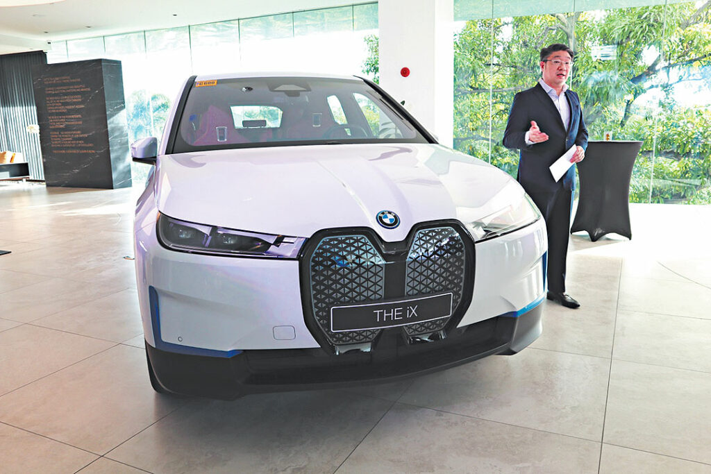 BMW Philippines goes electric with iX, priced at P6.29M - BusinessWorld ...