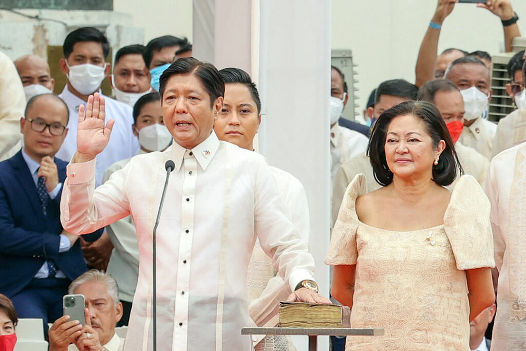 Completing Cabinet team is top task as Marcos begins term ...