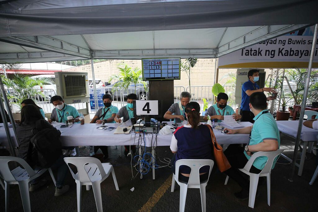 Labor chief tells gov't workers to be more open to rightsizing plan ...