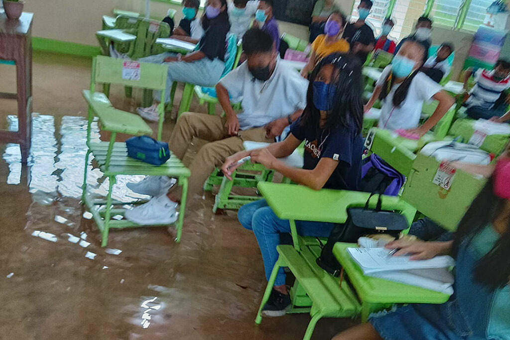 Damaged Philippine schools to use blended learning - BusinessWorld Online
