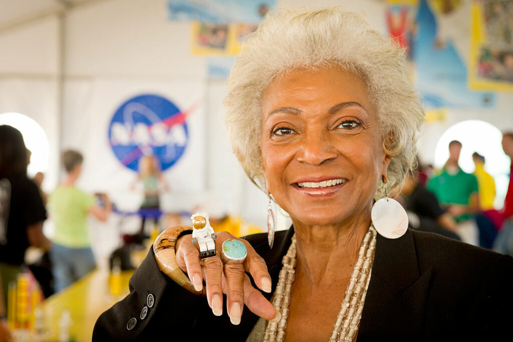 Actress Nichelle Nichols, Star Trek’s trail-blazing Uhura, dies at 89 ...