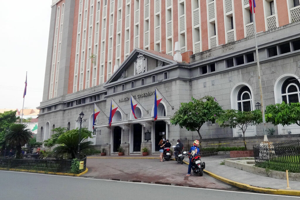 Comelec disqualifies Albay governor from elections - BusinessWorld Online
