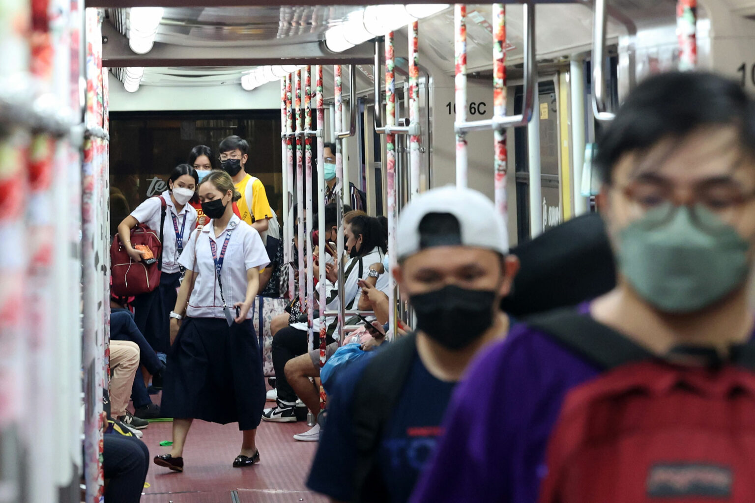 Face masks in workplace now voluntary, Labor dep’t says - BusinessWorld ...