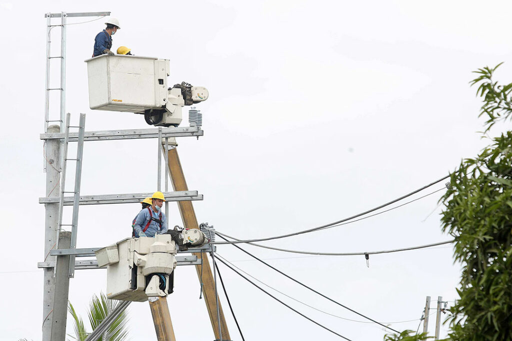 Meralco to implement staggered hike in generation charges ...