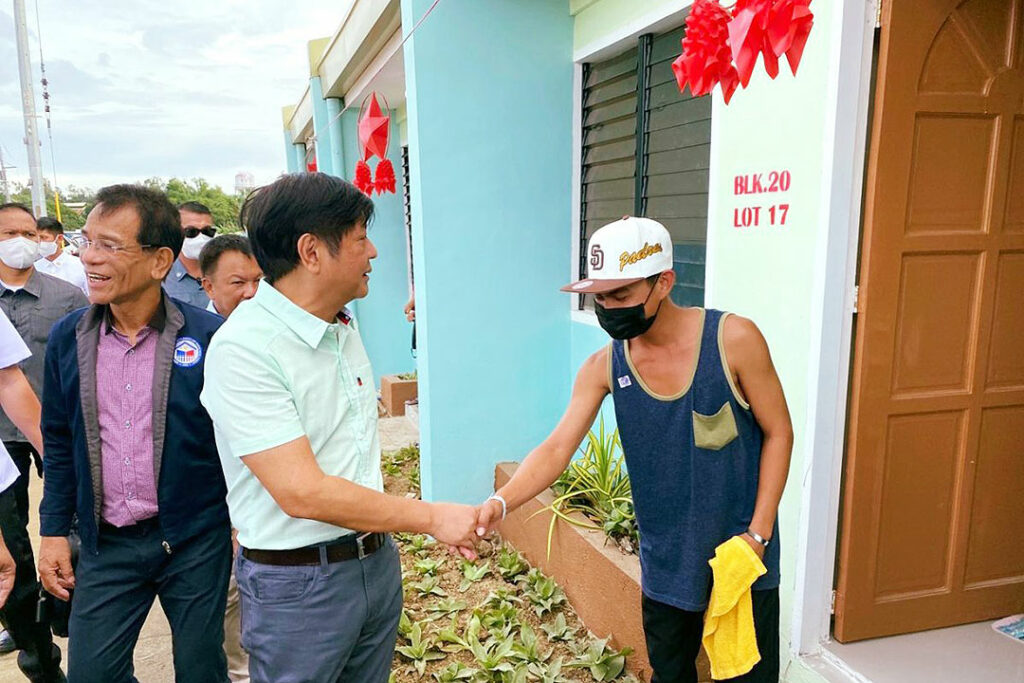 Government to build mid and high-rise units for poor - BusinessWorld Online