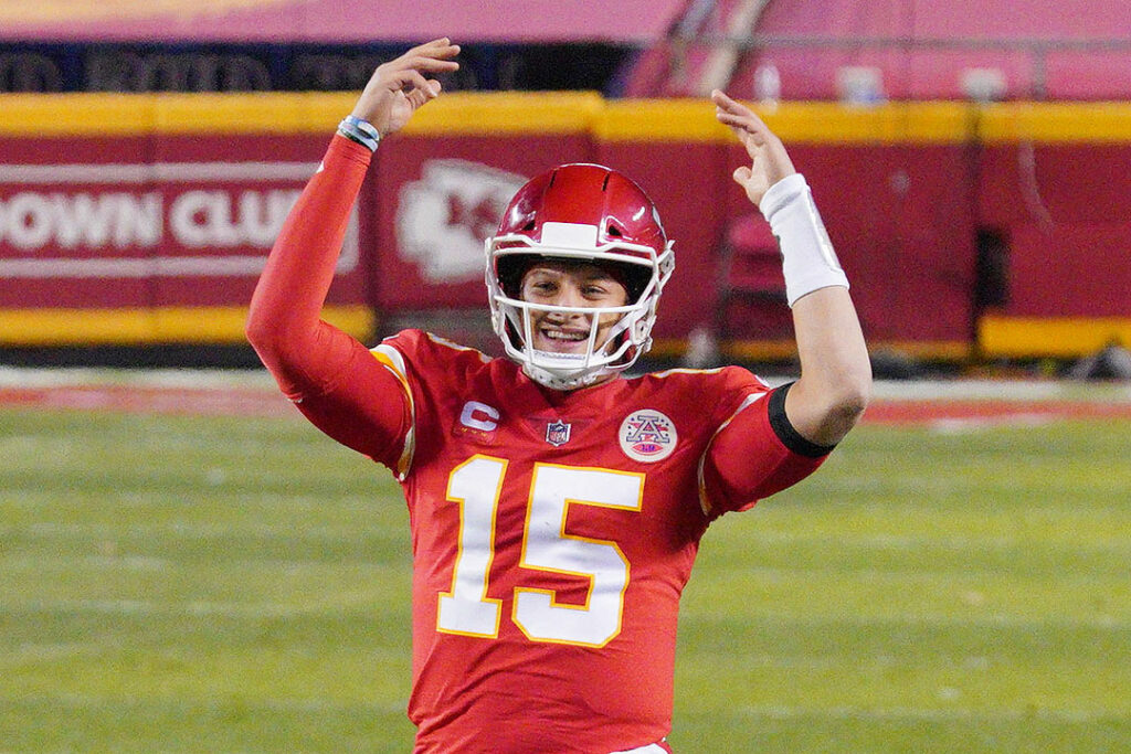 KC Chiefs blast Raiders, clinch No. 1 seed in AFC - BusinessWorld Online