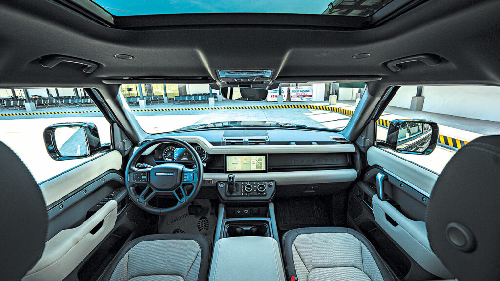 Land Rover Defender 110 X-Dynamic SE P400: Urban jungle conqueror ...