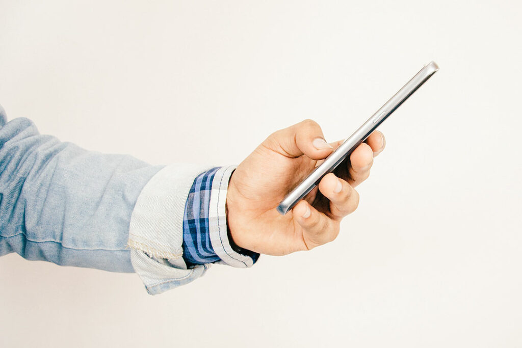 Filipinos using mobile phones to learn skills, manage their expenses ...