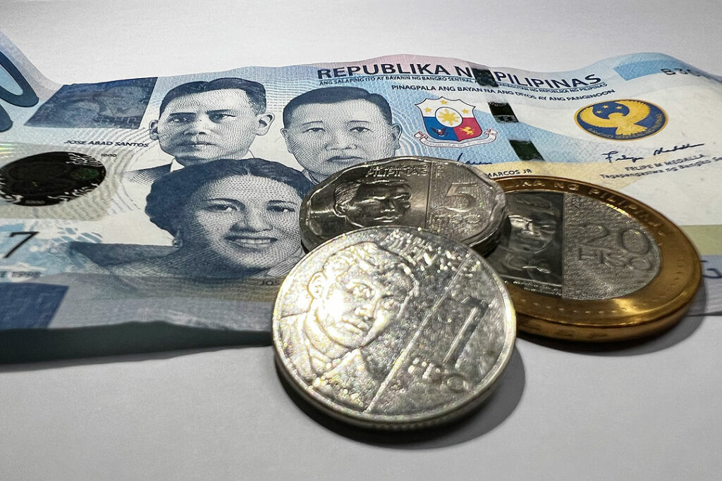 Peso may move sideways vs dollar - BusinessWorld Online