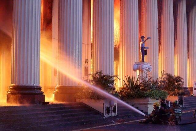 Fire guts Manila Post Office; lawmakers seek quick rehab ...