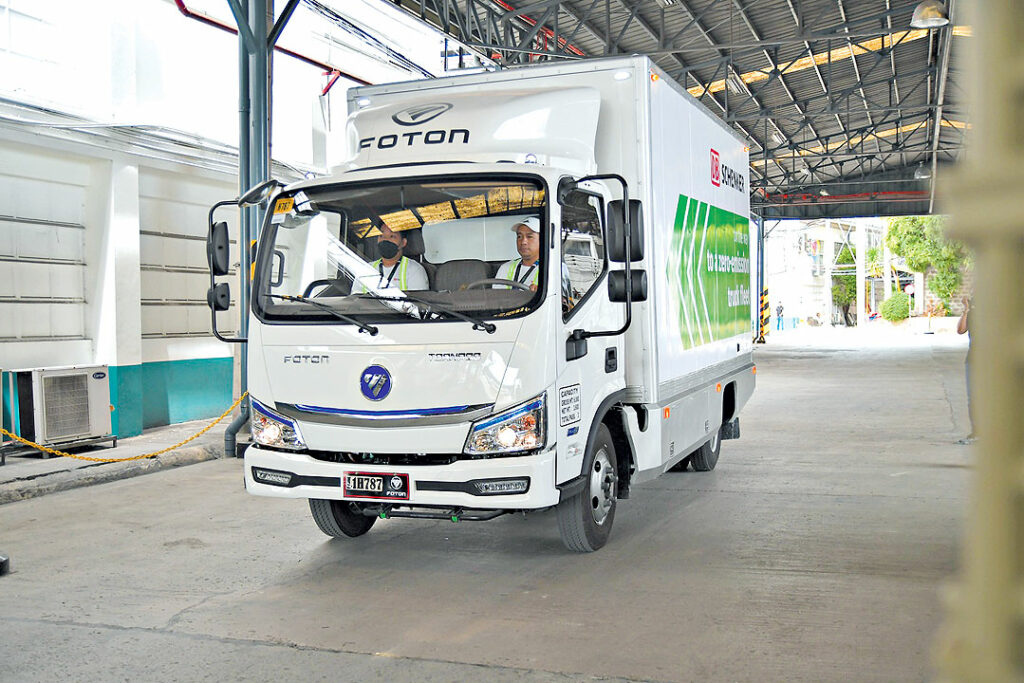 Logistics firm takes delivery of full-electric Foton Tornado ...