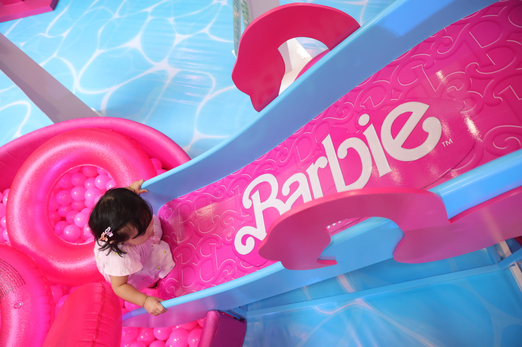 Experience how to live like 'Barbie' in Barbie Land at SM Mall of Asia ...