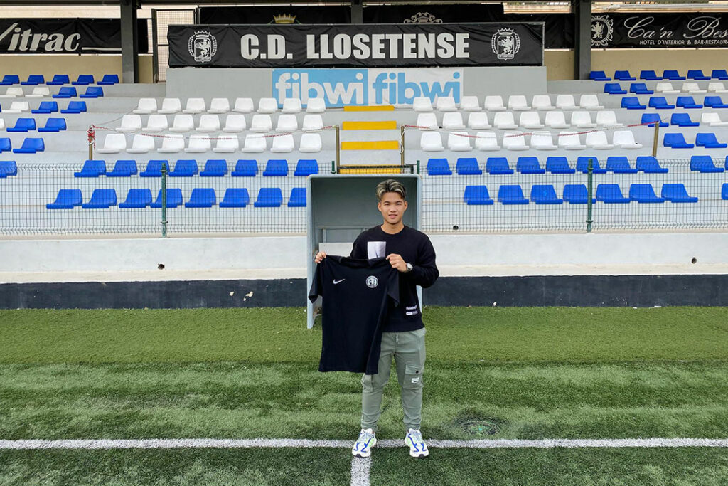 Spanish football club signs up former ‘Little Azkal’ Shane Neil ...