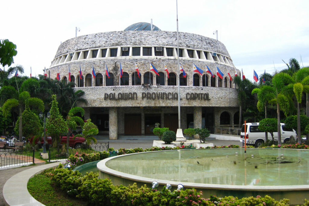 Four days in a Palawan paradise: GDP growth and 400 years of ...