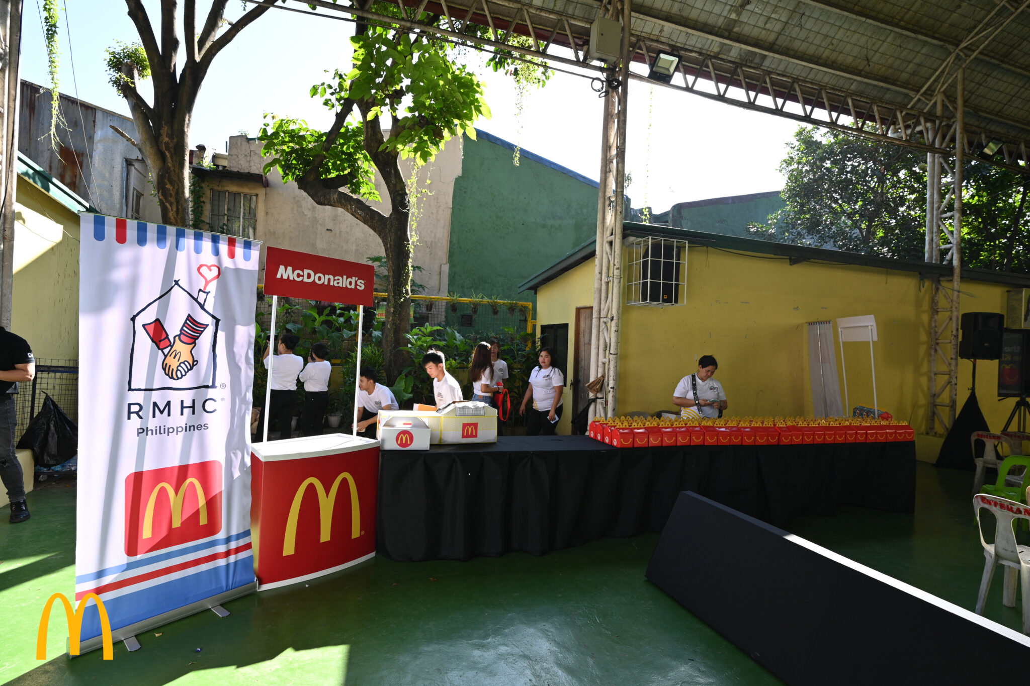 McDonald’s PH, Coca-Cola PH gift Noche Buena packs and 1.5 million ...
