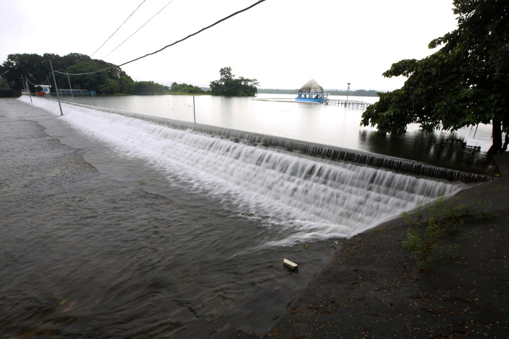 La Mesa Dam overflows, Ipo Dam releases water amid heavy rains ...