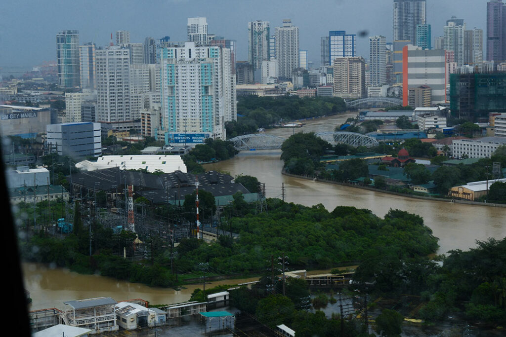 Government urged to develop areas outside flood-prone Metro Manila ...