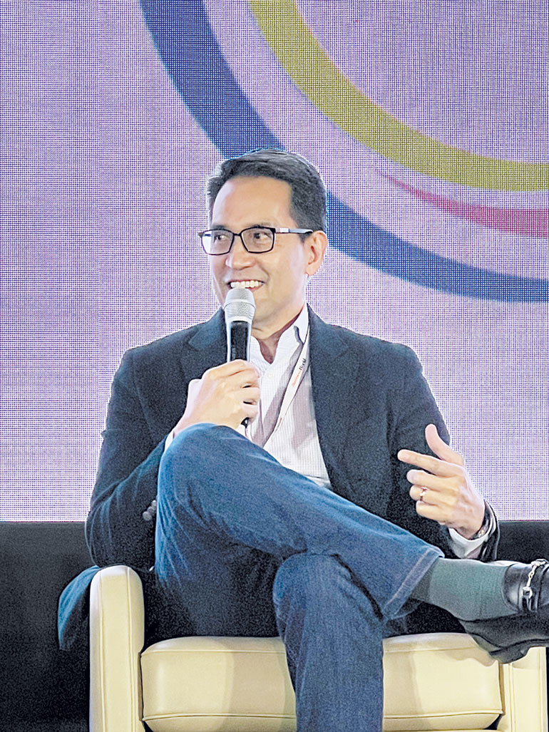 Accelerating the adoption of artificial intelligence toward business ...