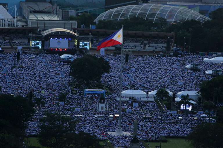 1.4M INC members hold rally in Manila as House steps up raps vs VP Sara ...